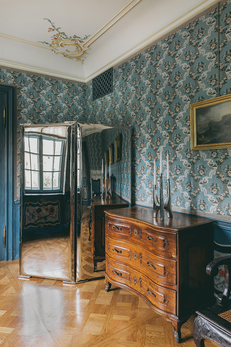 Sonar Mirror by Zieta Studio – A Fusion of Art and Functional Design ...